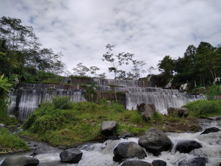 Grojogan Watu Purbo | Foto, Lokasi, Rute, Harga Tiket, & Fasilitas ...