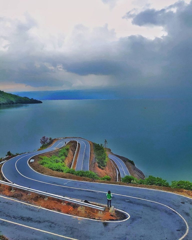Viral Jalur Berliku-Liku Bukit Sibea-Bea Samosir, Sumatera Utara ...